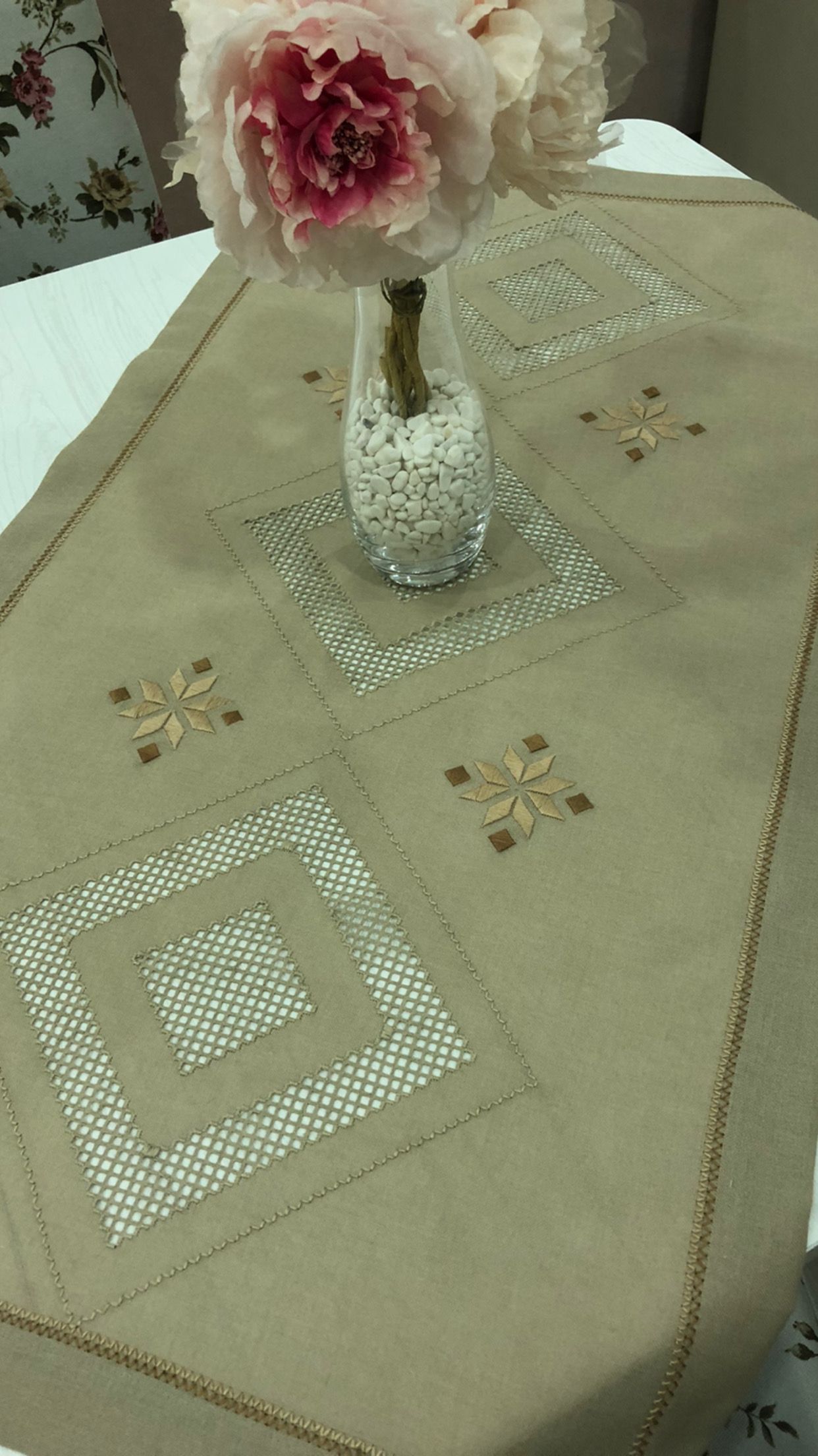 Hardanger Masa Runner | El Yapımı ve Zarif Masa Dekoru - komeksepeti.com